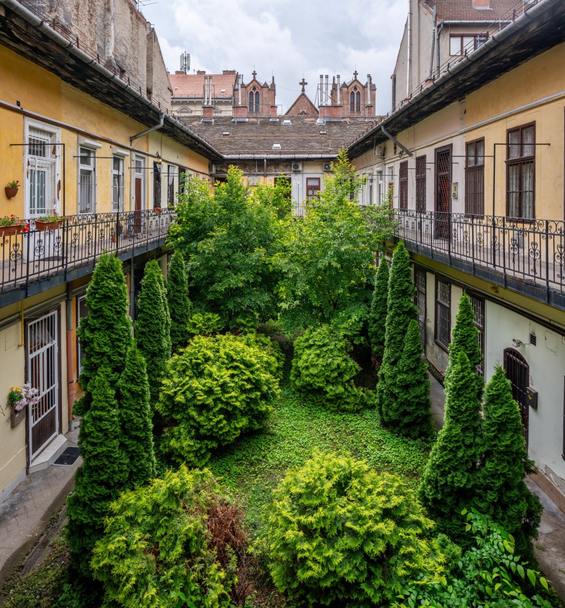 Szondi utca 64: One of the Greenest Courtyards I have seen in Budapest ...